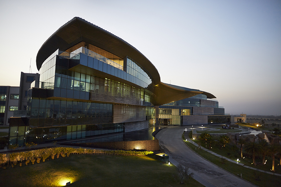 the-jaquar-hq-in-manesar-india-was-designed-by-gayathri-namith ...