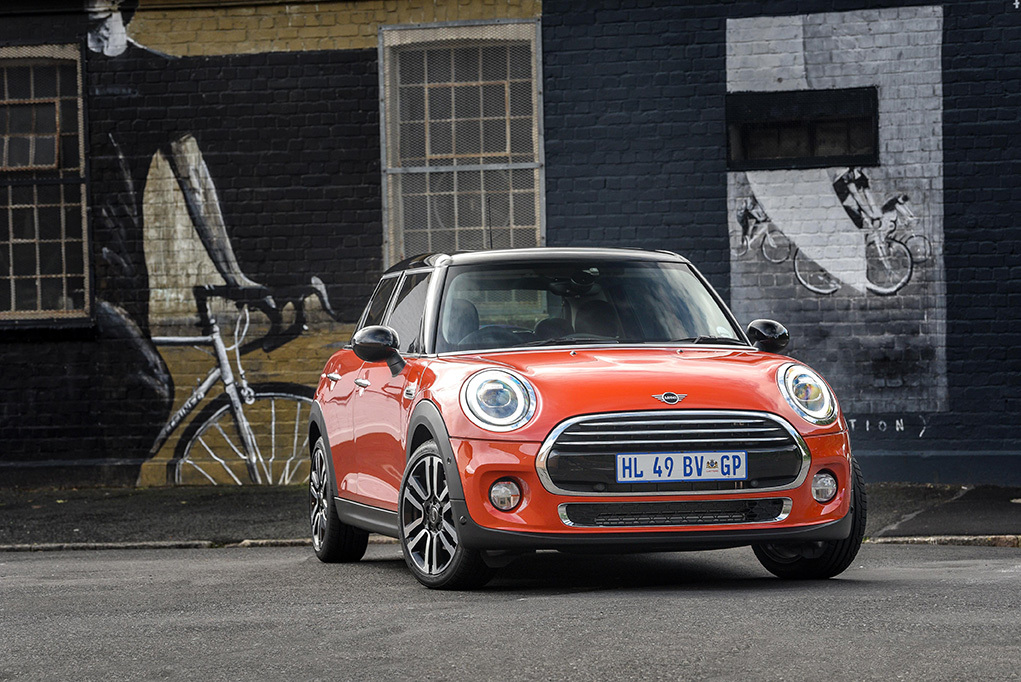 P90313371_highRes_the-new-mini-3-door- | the living habitat